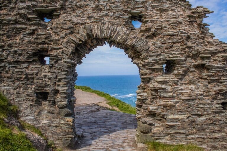 Historic houses and castles in Cornwall | Dolphin Holidays