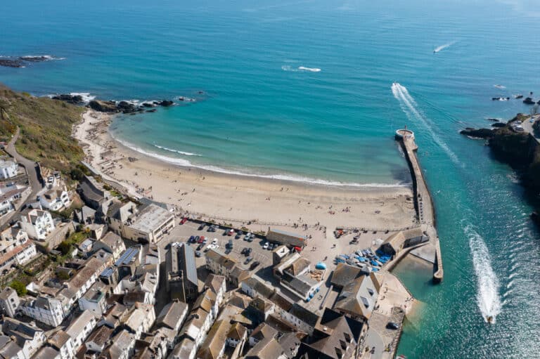 A complete guide to Looe | Dolphin Holidays